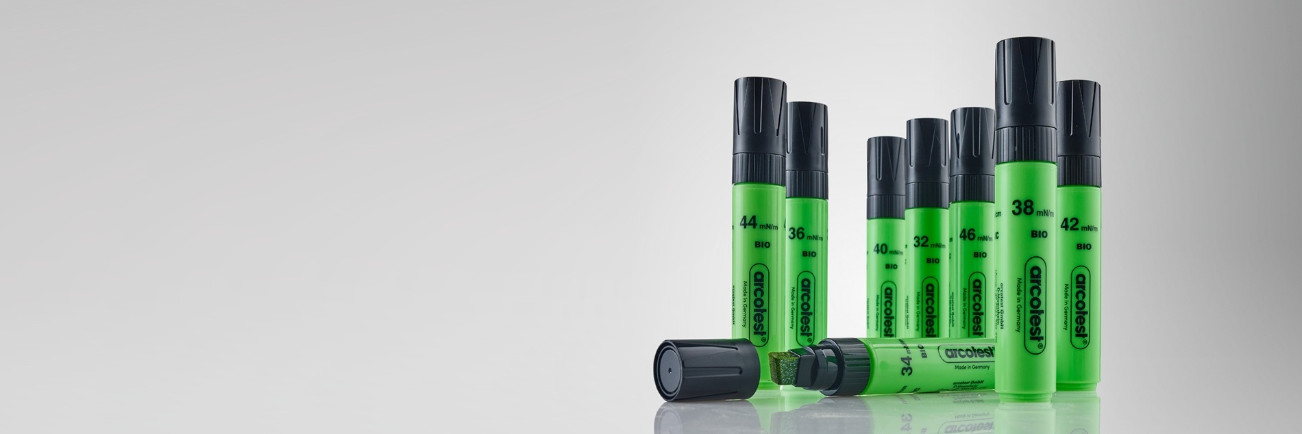 ISO8296、DIN 53364に準拠して30〜72 mN / m。